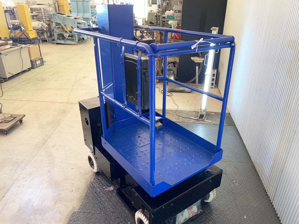 アイチ 垂直昇降型ホイール式高所作業車 SV04B 3.8m - 中古｜機械のトータルコーディネートなら神谷商事株式会社へ