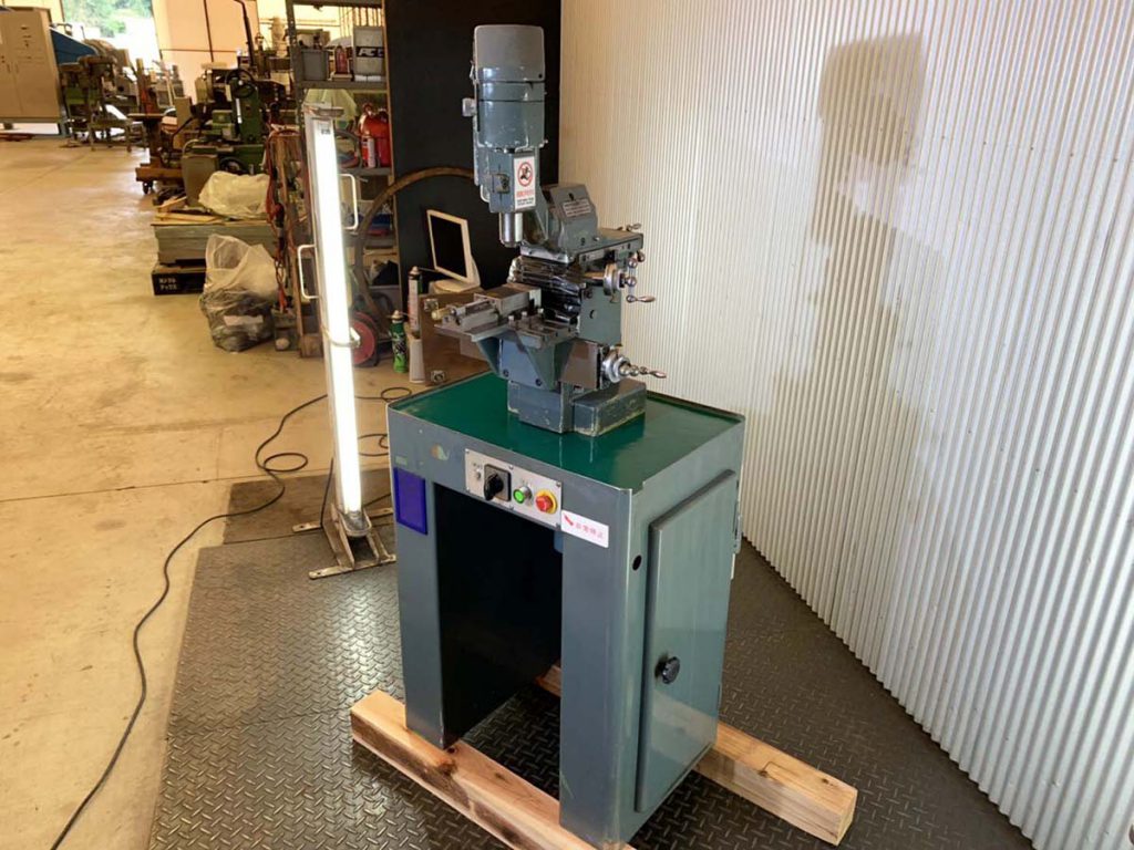 小木製作所 万能工具フライス盤 OUM-40 バイス付① - 中古｜機械のトータルコーディネートなら神谷商事株式会社へ